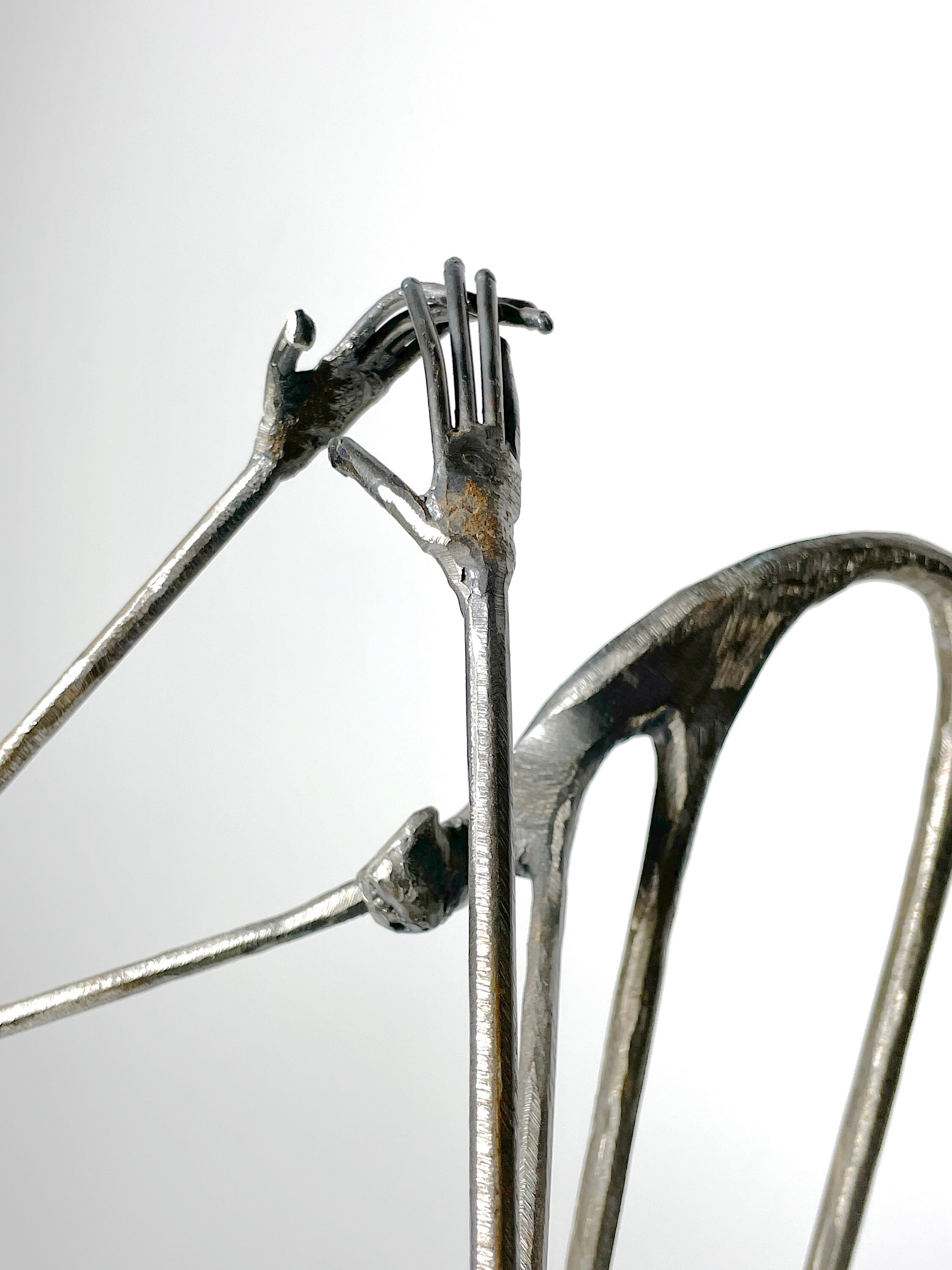 Signed Jim Heneveld Modernist Abstract Tall Thin Man Steel Sculpture 1990s Signed Jim Heneveld Modernist Abstract Tall Thin Man Steel Sculpture 1990s