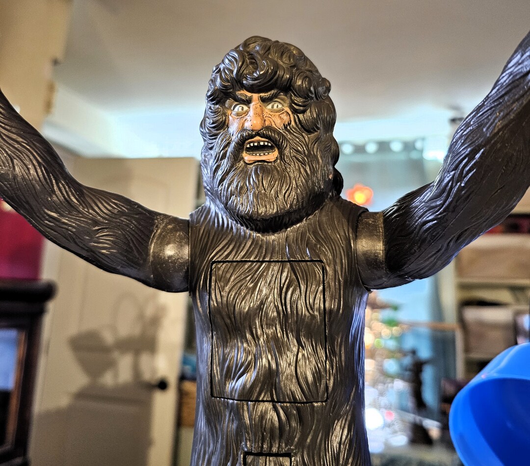 Kenner Bionic Bigfoot With Tight Arms, Original Chest Plate, Read ...