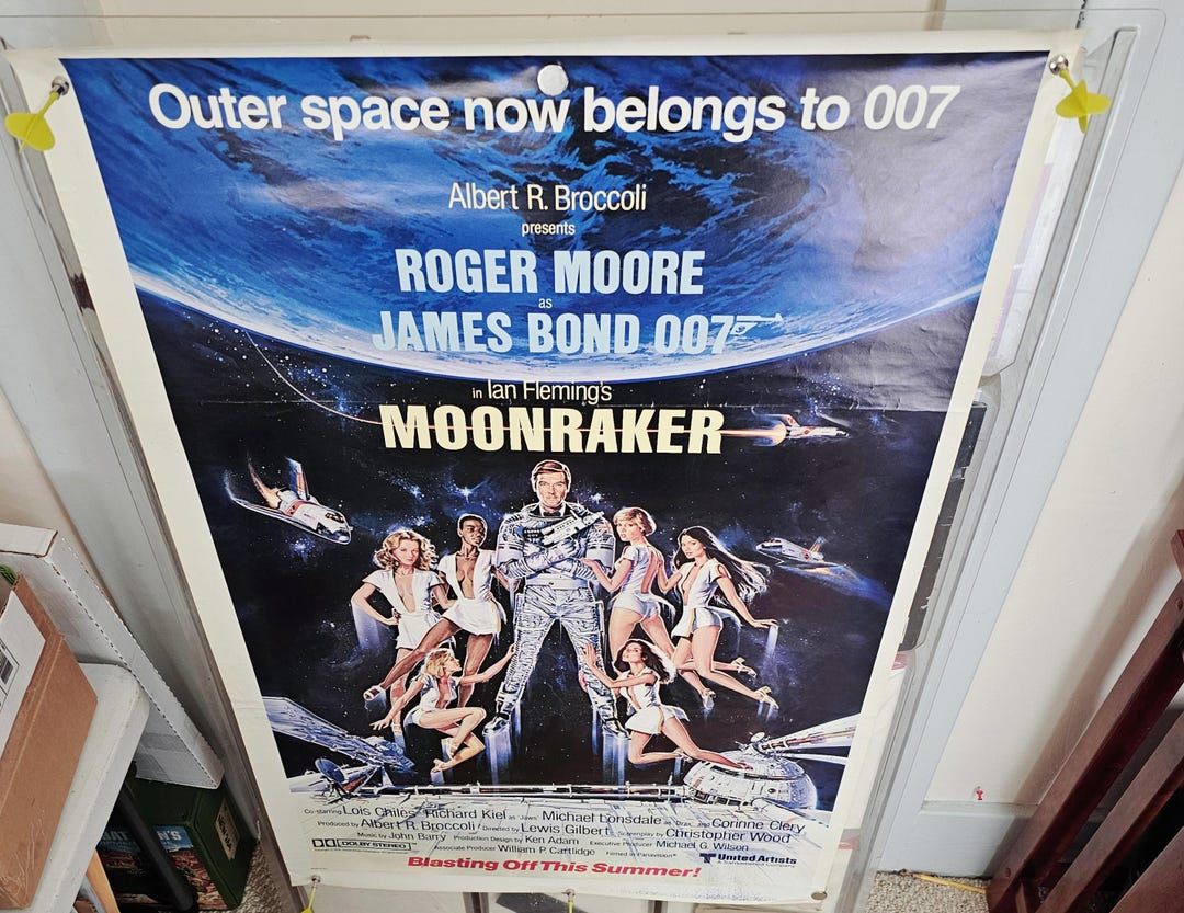 Moonraker, Roger Moore as James Bond, Richard Kiel as Jaws, Authentic ...