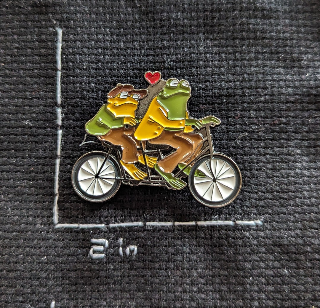 Frog and Toad Needle Minder - Etsy