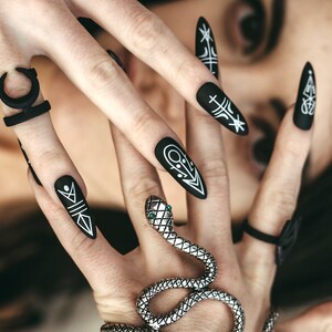 Cast A Spell Nailz, 24 Long Witchy Press on Nails, Matte Black Satanic ...