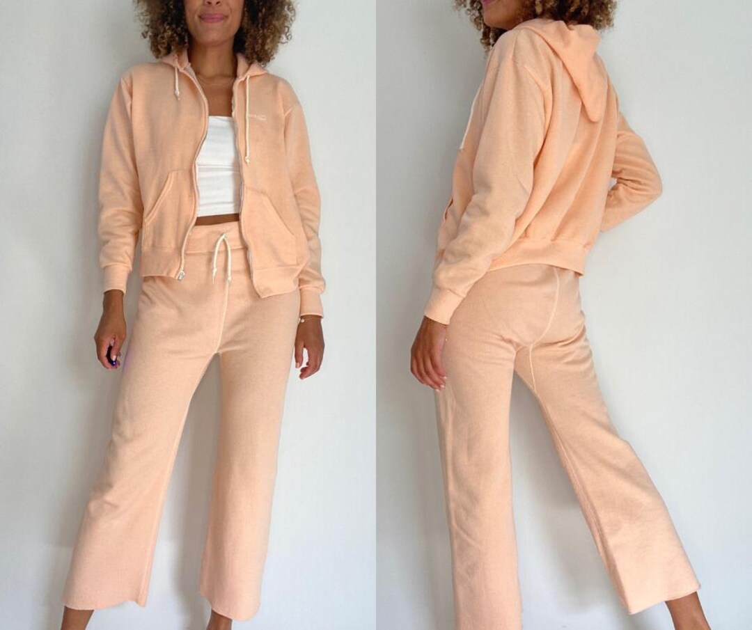 80s Peach Colored Sweatsuit. 1980s Pastel Sweatshirt and Sweatpants ...