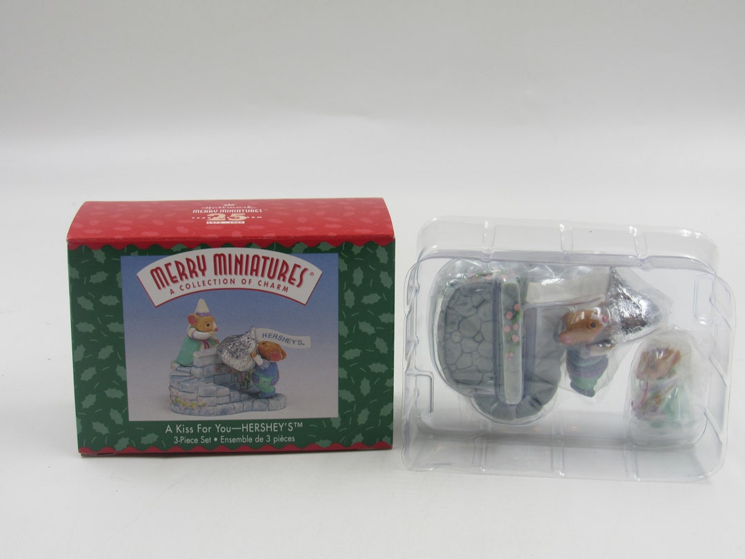 Hallmark Merry Miniatures A Kiss for You - Hershey's 3 Piece Ornament ...