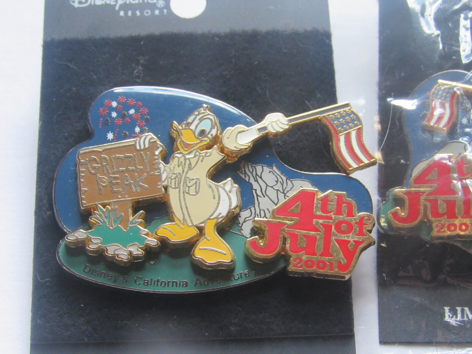 DCA 4th of July Goofy Waving Flags & Donald Waving Flags Pin - Etsy