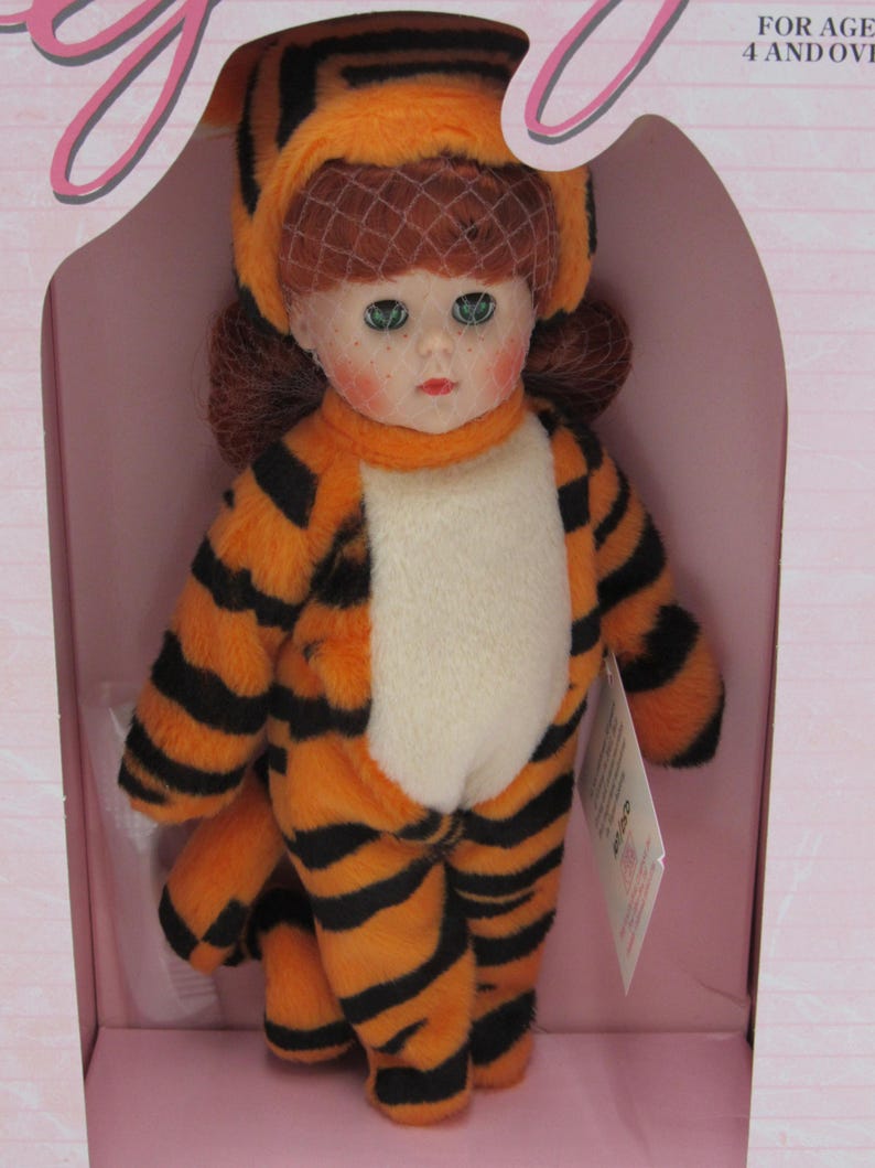 Ginny Vogue "and Tigger Too" Walt Disney Limited Edition Collectible 8 ...