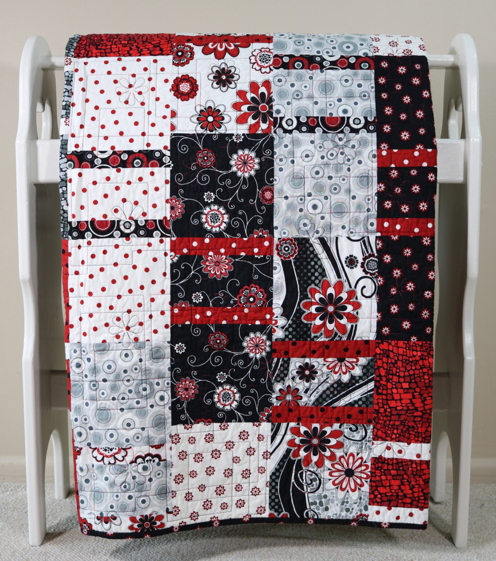 Modern Quilt | Double/full | Black/red/grey/white | Paparazzi - Etsy
