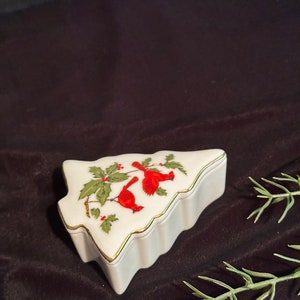 Lefton China Christmas Tree Shaped Trinket Box With Red Cardinals and ...