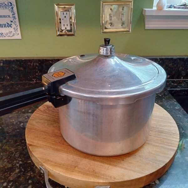 Presto Vintage Pressure Cooker - Etsy