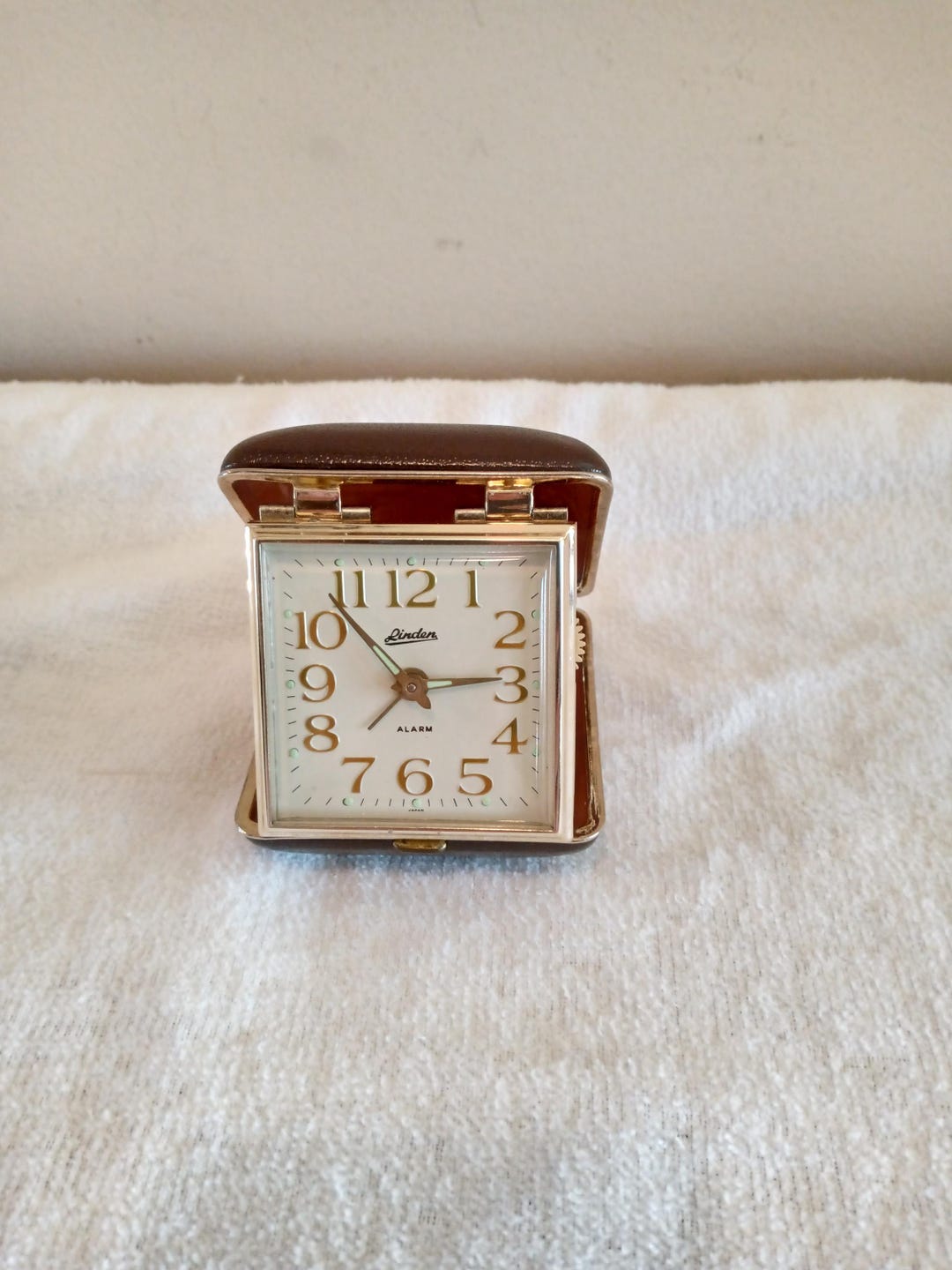 Vintage Linden Clam Shell Alarm Clock / Made in Japan - Etsy