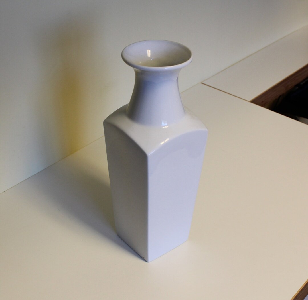 White Porcelain Kong Vase: Classic Rouleau Form, 10" - Etsy