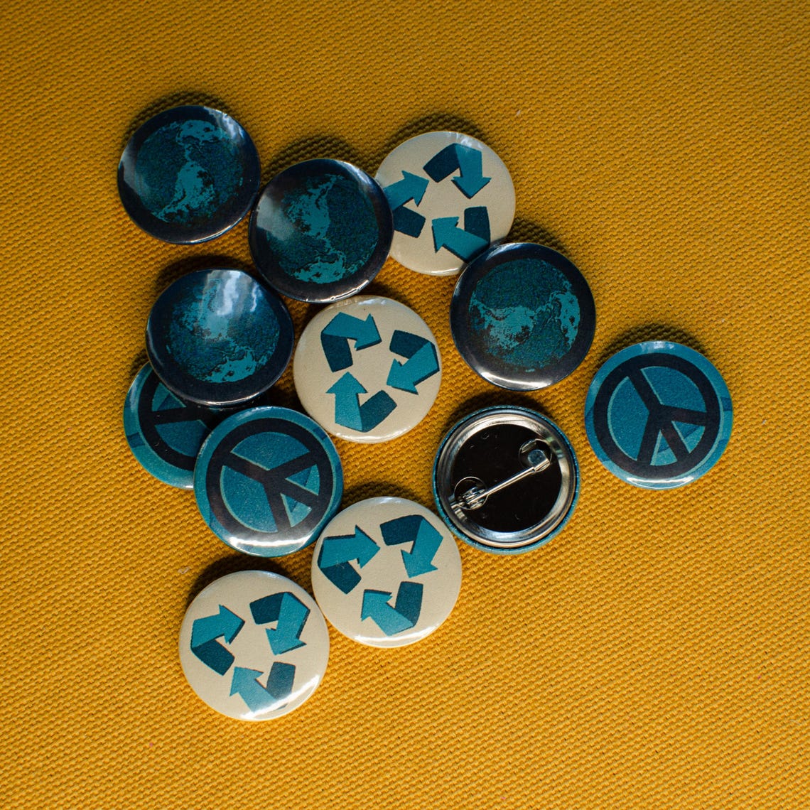 Peace, Earth and Recycle 3 Pack Small Button Pins 1 Inch-25mm - Pinback ...