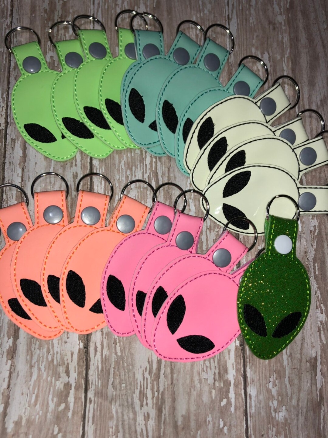 Alien Keyfob Keychain Key Chain Glow in the Dark Area 51 - Etsy