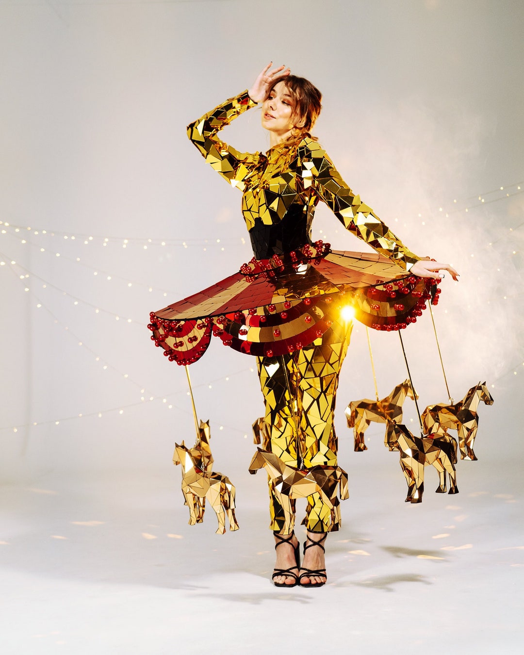 Gold Mirror Cosplay Carousel Costume With Gold Mirror Moving Horses to ...