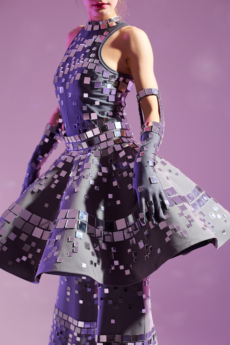 Sequin Silver Mirror Stilt Walker/ Female Mirror Dress / Christmas ...