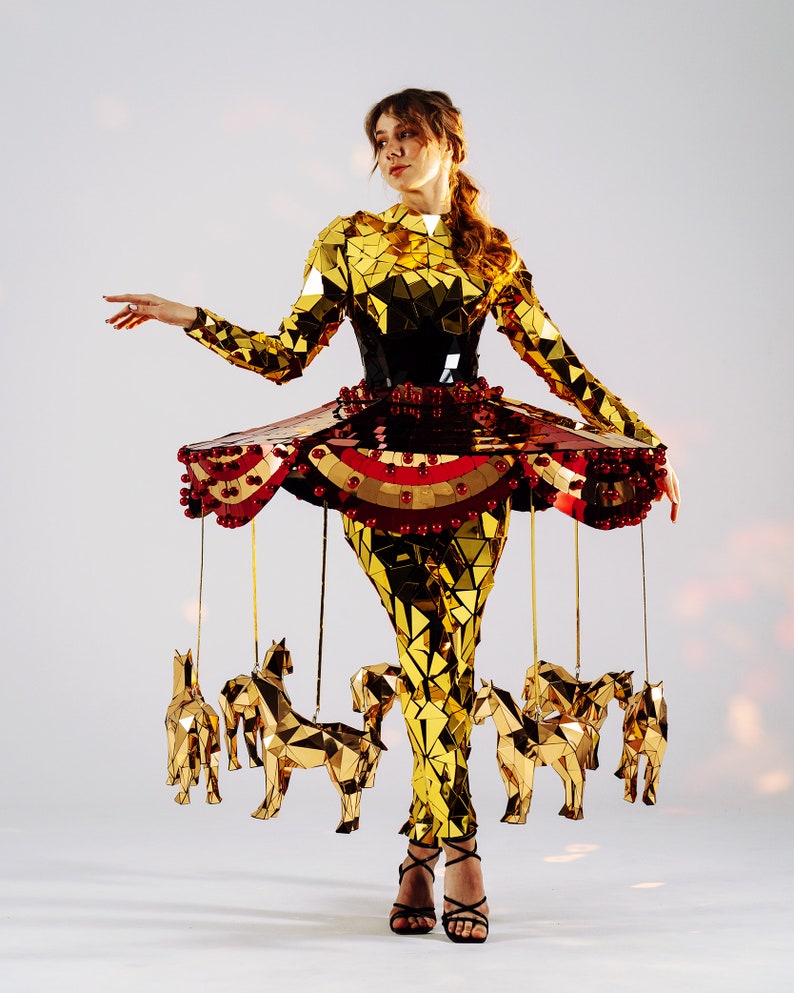 Gold Mirror Cosplay Carousel Costume With Gold Mirror Moving Horses to ...