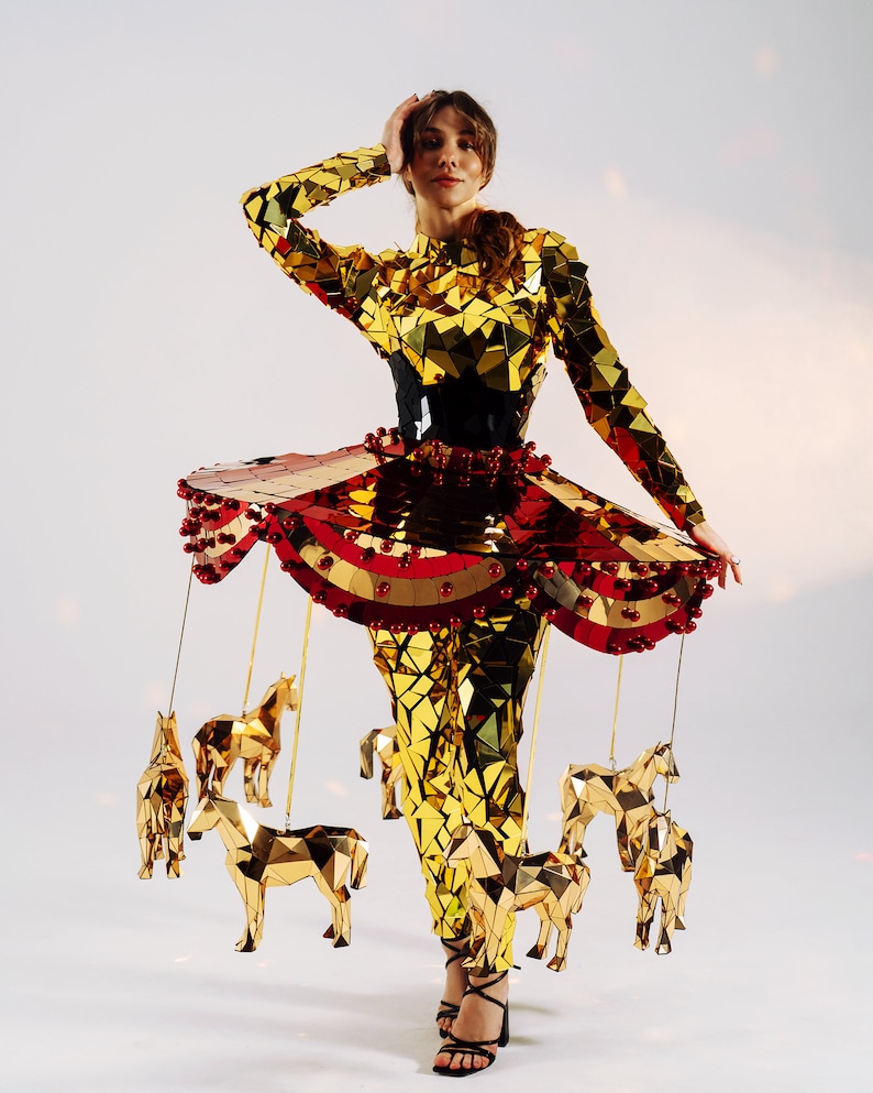 Gold Mirror Cosplay Carousel Costume With Gold Mirror Moving Horses to ...