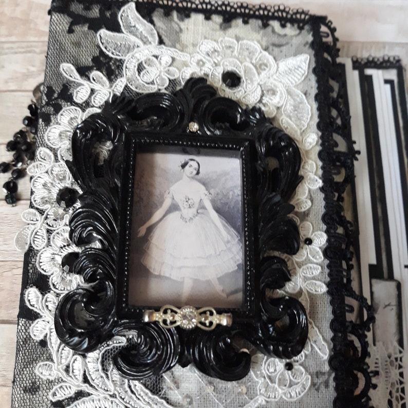 Black and White Cascading Mini Album - Etsy