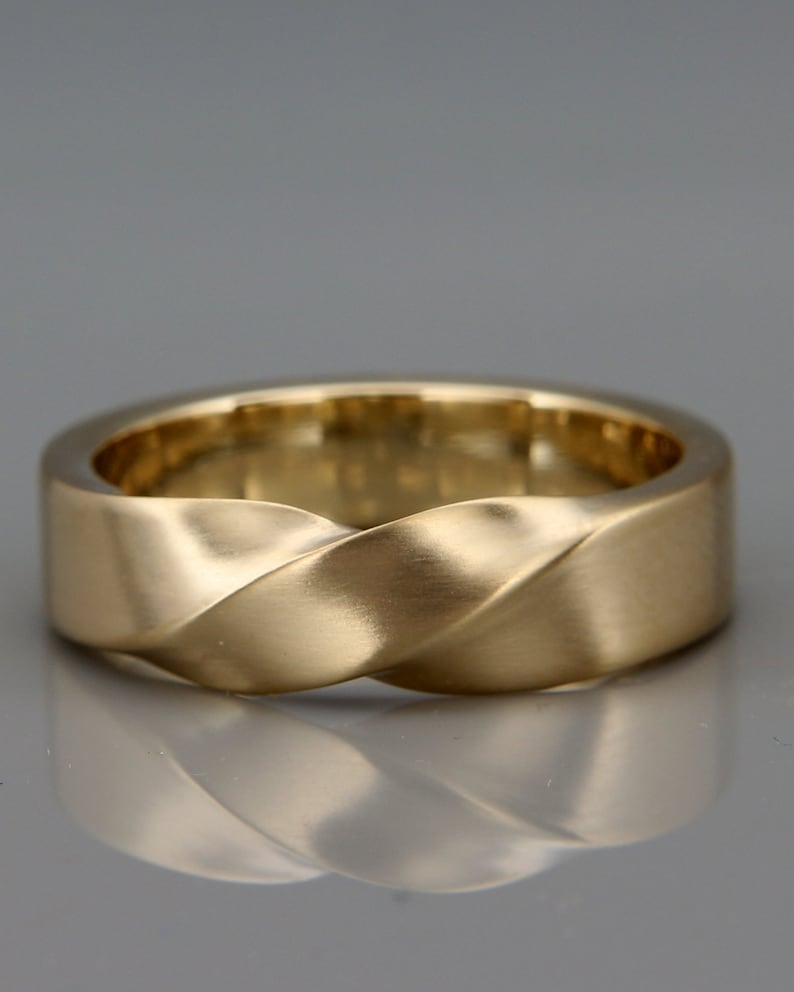 Handmade 14k Noble Champagne Gold Mobius Wedding Band - Etsy