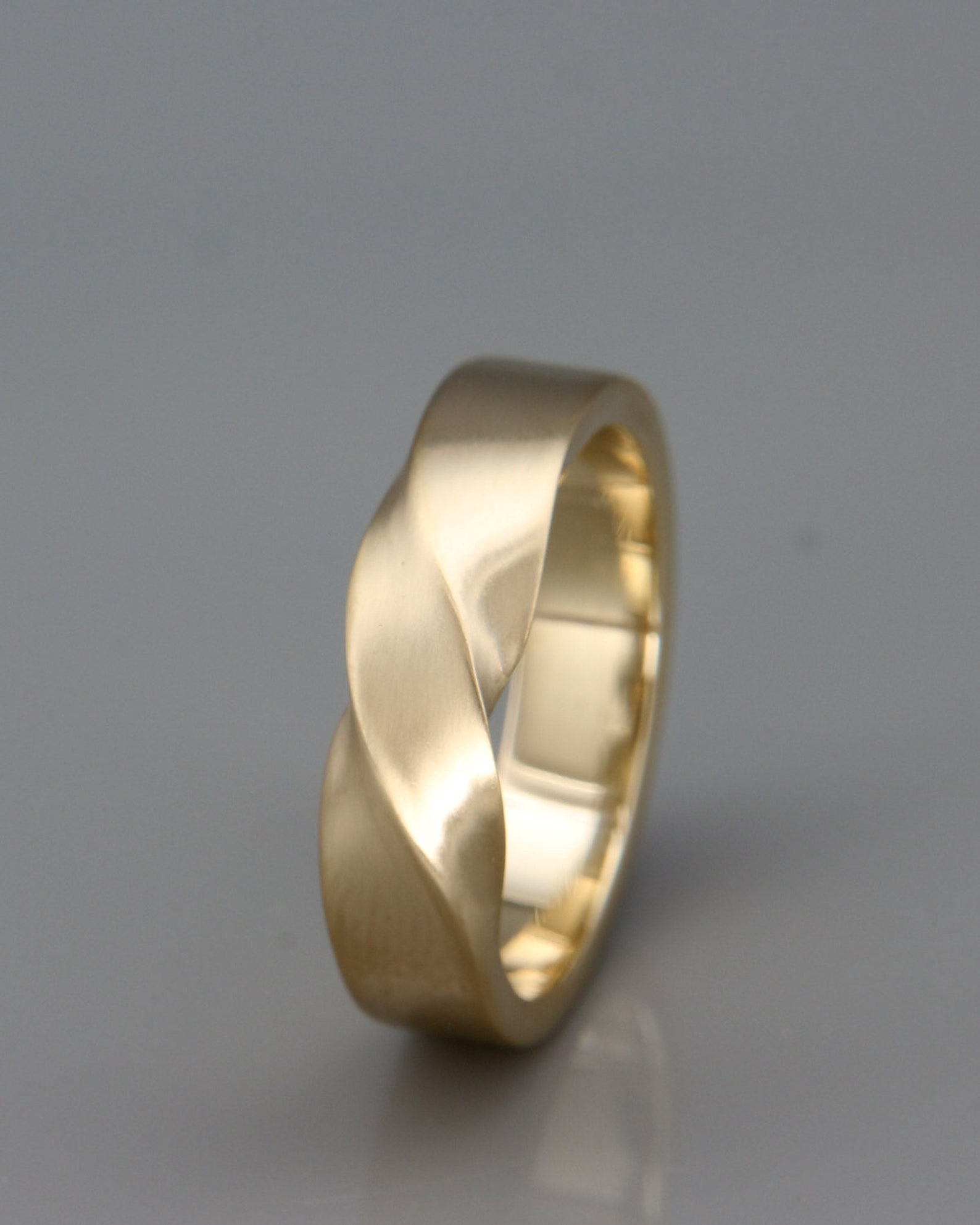 14k Gold Mobius Men's Wedding Band Solid 14K Gold - Etsy Australia