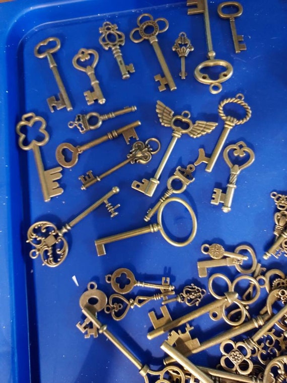 Hekate Hecate and Her 9 Keys Queen of the Witches Keys | Etsy