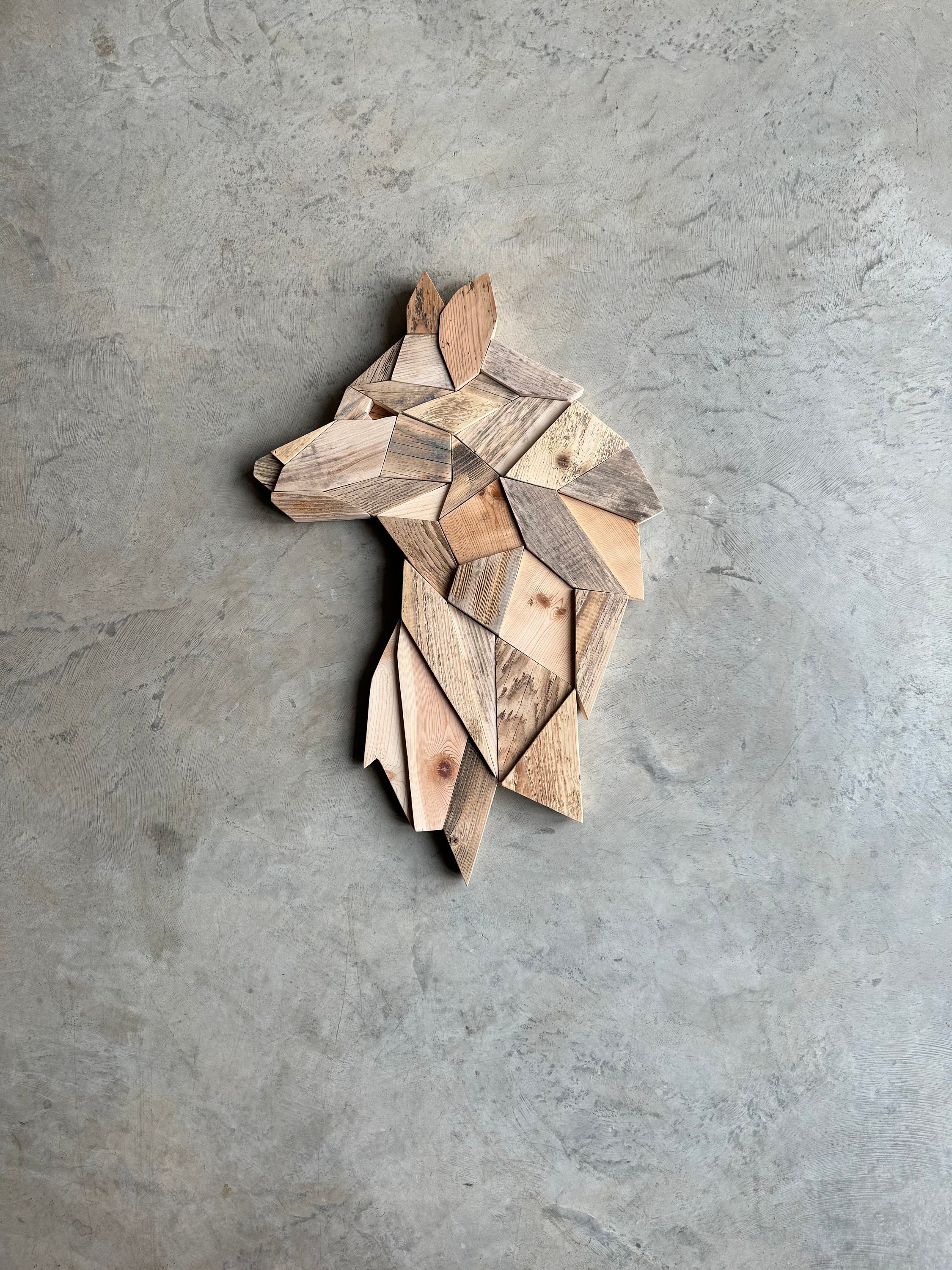 Reclaimed Wood Wolf Head Trophy: Rustic Wall Art Decor - Etsy