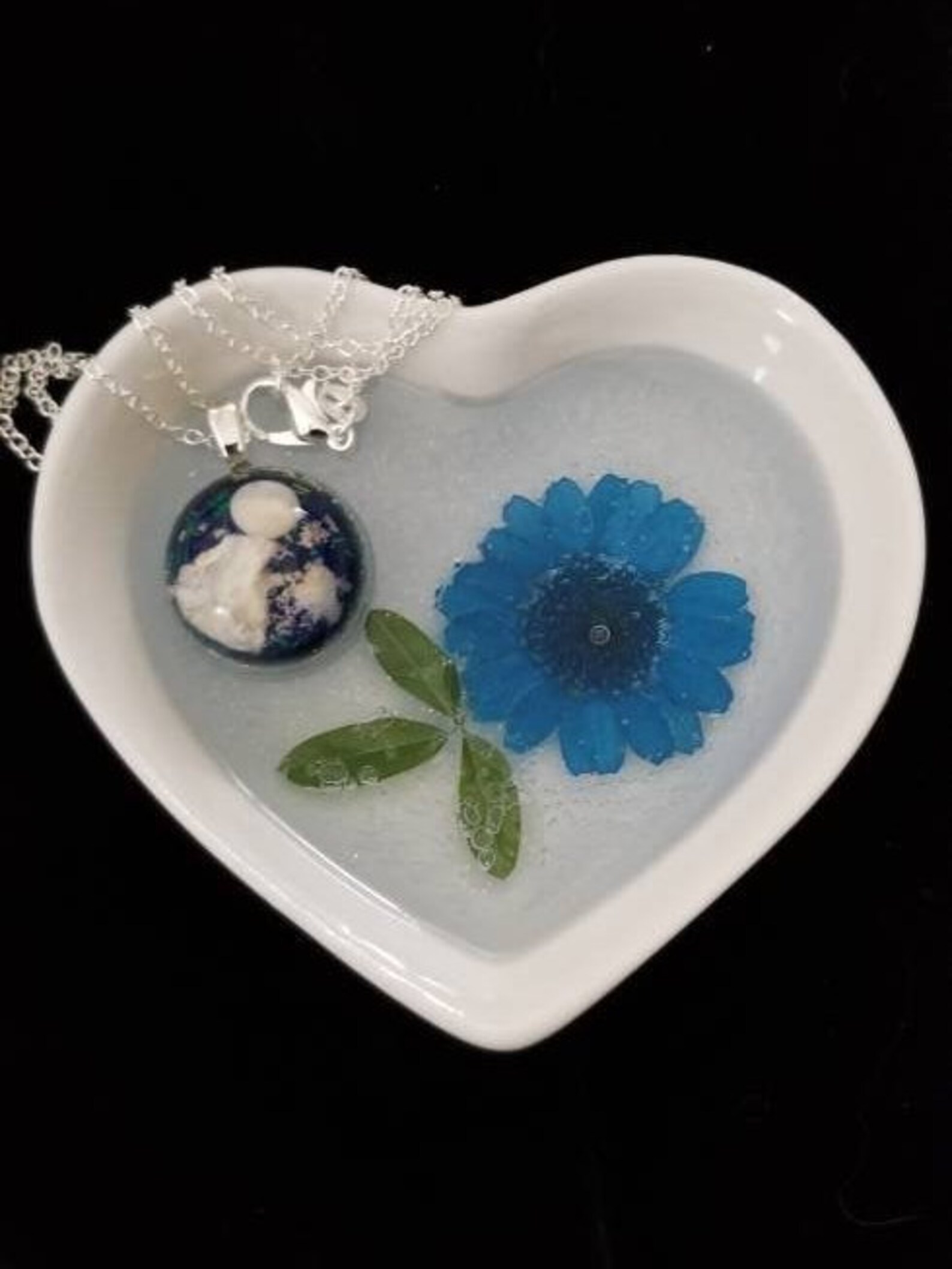 Heart Shaped Trinket Dish With Natural Flower and Leaves - Etsy UK