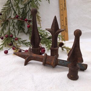 Rusty Fence Finials, 4 Mismatched Prim Metal Finials, Rusty Prim Fence ...