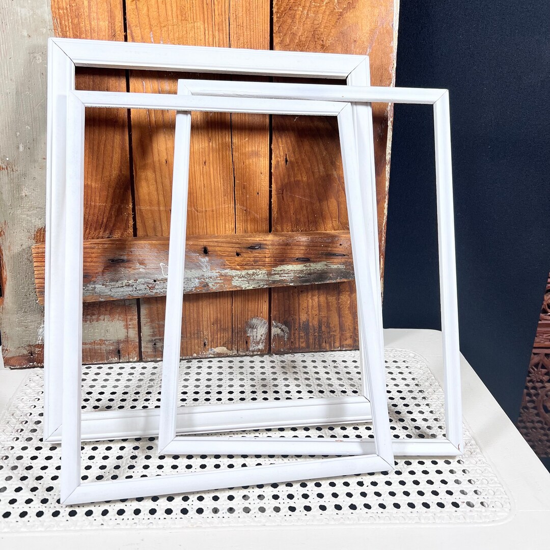 Simple White Wood Frames 3 Total - Vintage - Wall Gallery, Artist ...