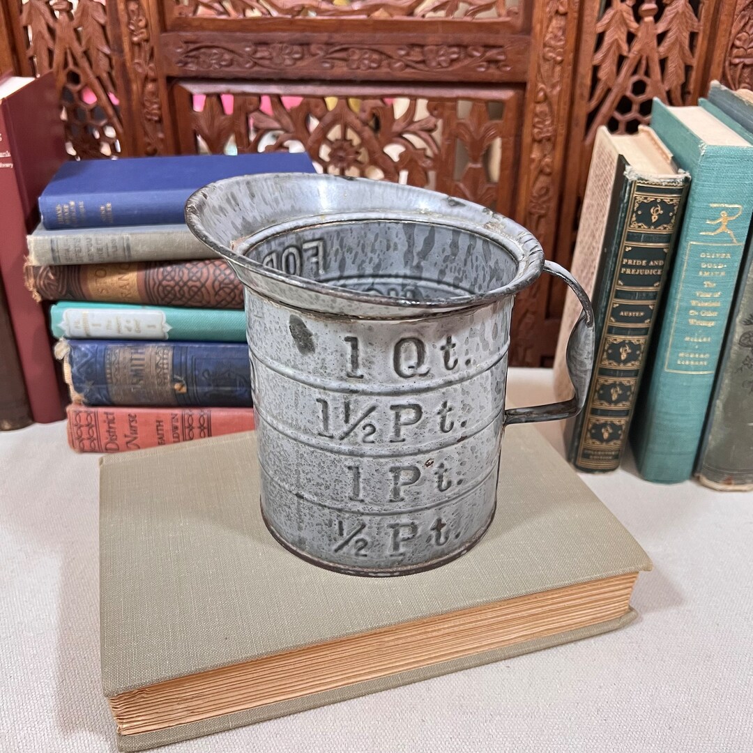 Early 1900's Antique Measuring Cup in Gray Enamel Graniteware Pitcher ...