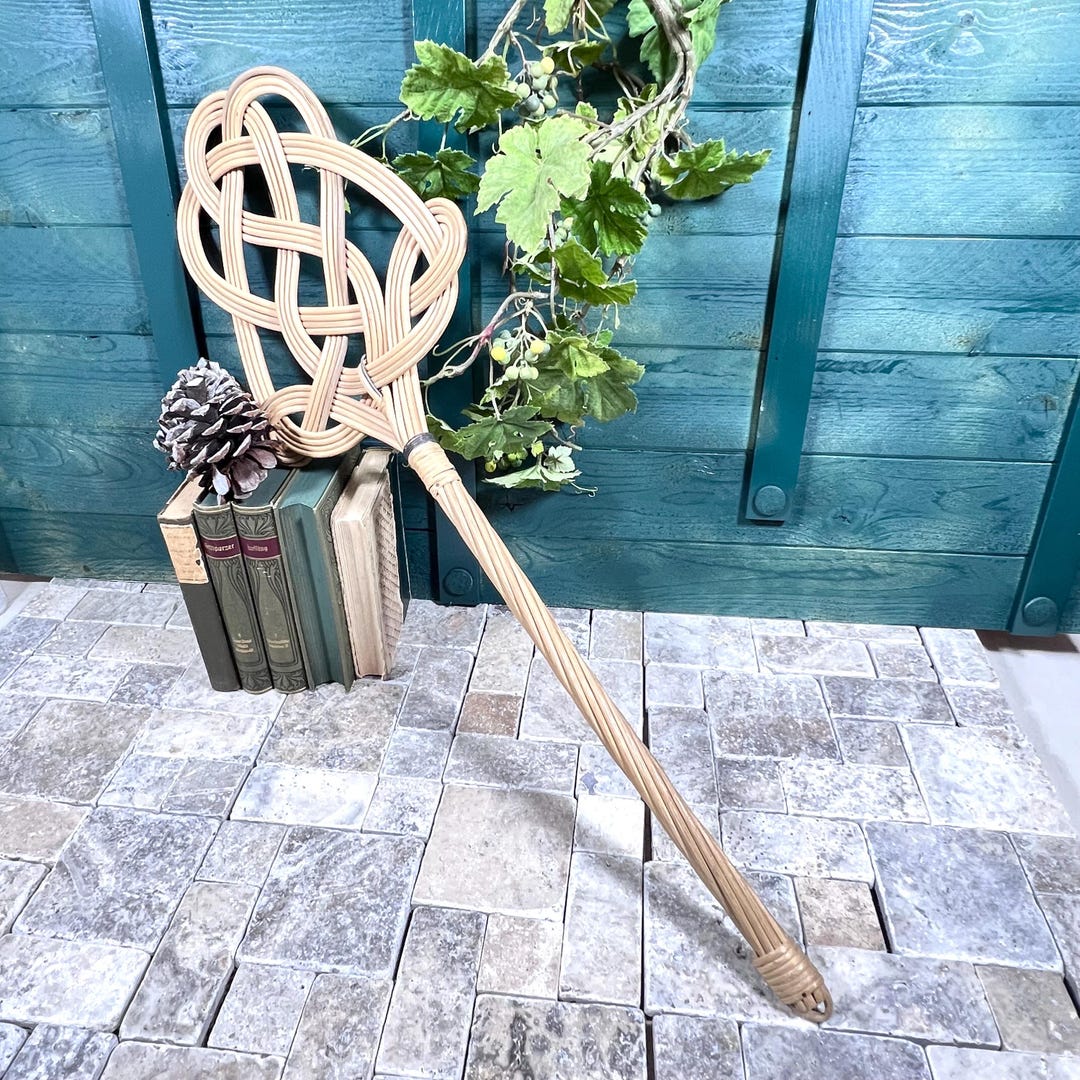 Beat a Rug Cane / Wicker Rattan Rug Carpet Beater Vintage Decor ...