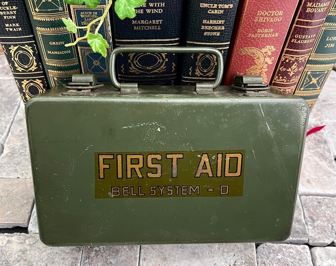 First Aid Bell System D Metal Emergency Supply Box W/ Original Partial ...