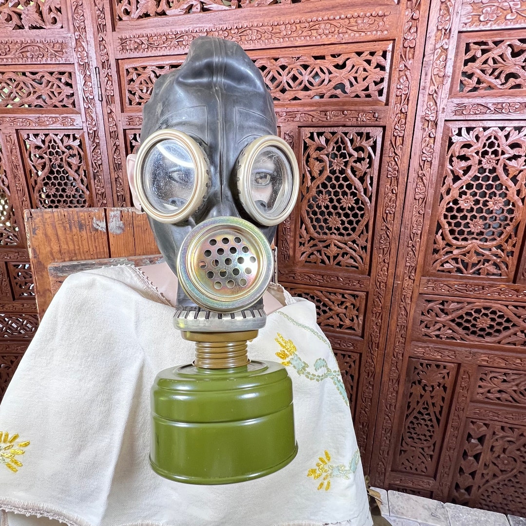 Vintage Gas Mask & Bag for Prop, Display, Cosplay, Costume or Repurpose ...