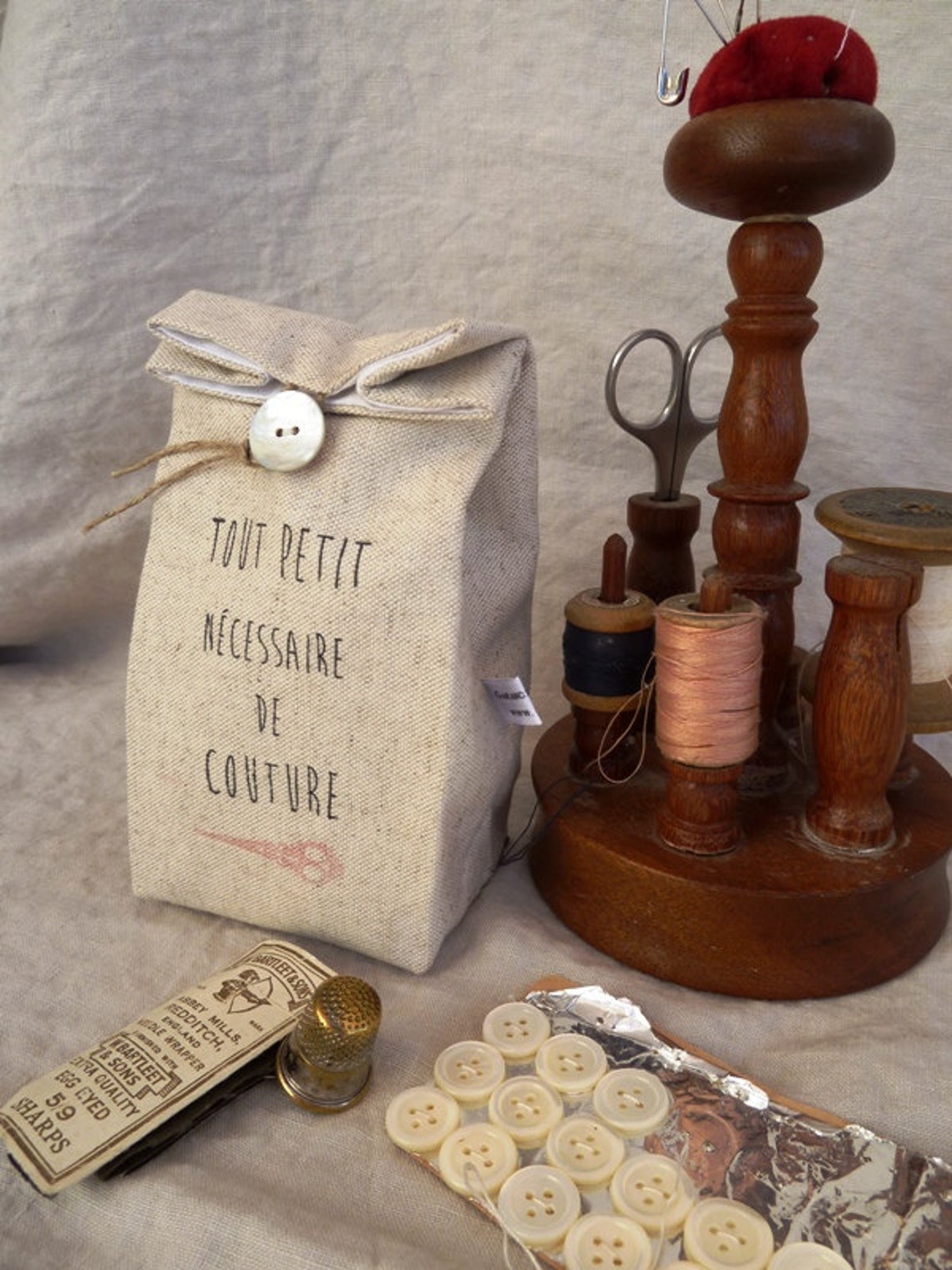 Small Sewing Pouch Kit. Linen and Cotton Black Vintage Print. | Etsy