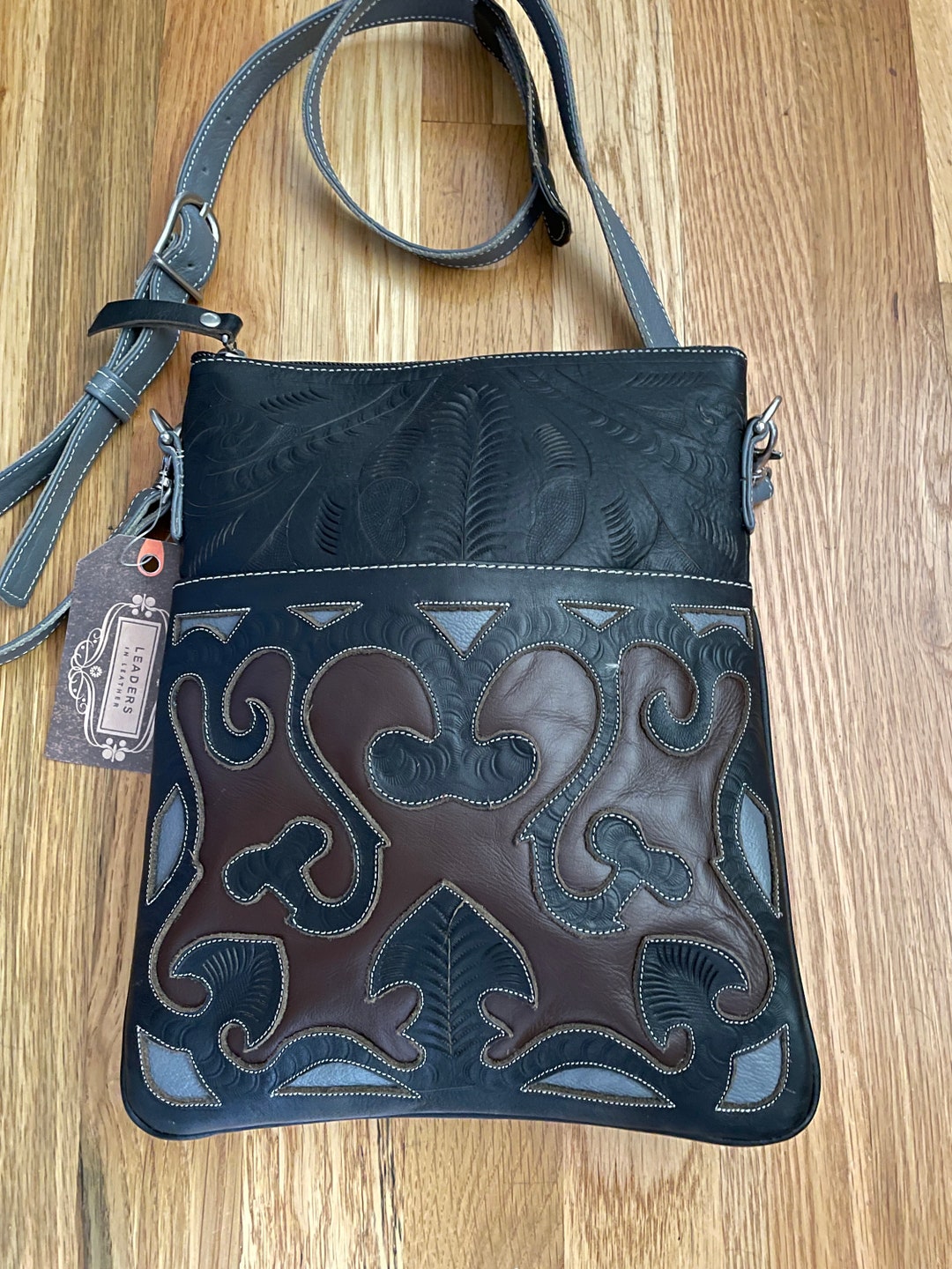 Leaders in Leather, Crossover Bag New, Never Used, Tag On. Beautifully ...
