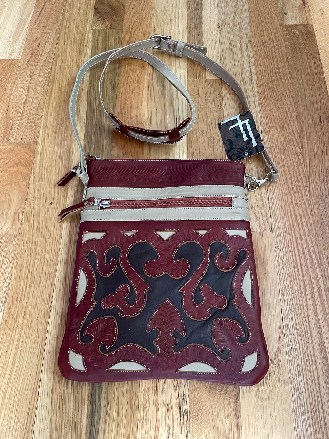 Leaders in Leather, Crossover Bag New, Never Used, Tag On. Beautifully ...