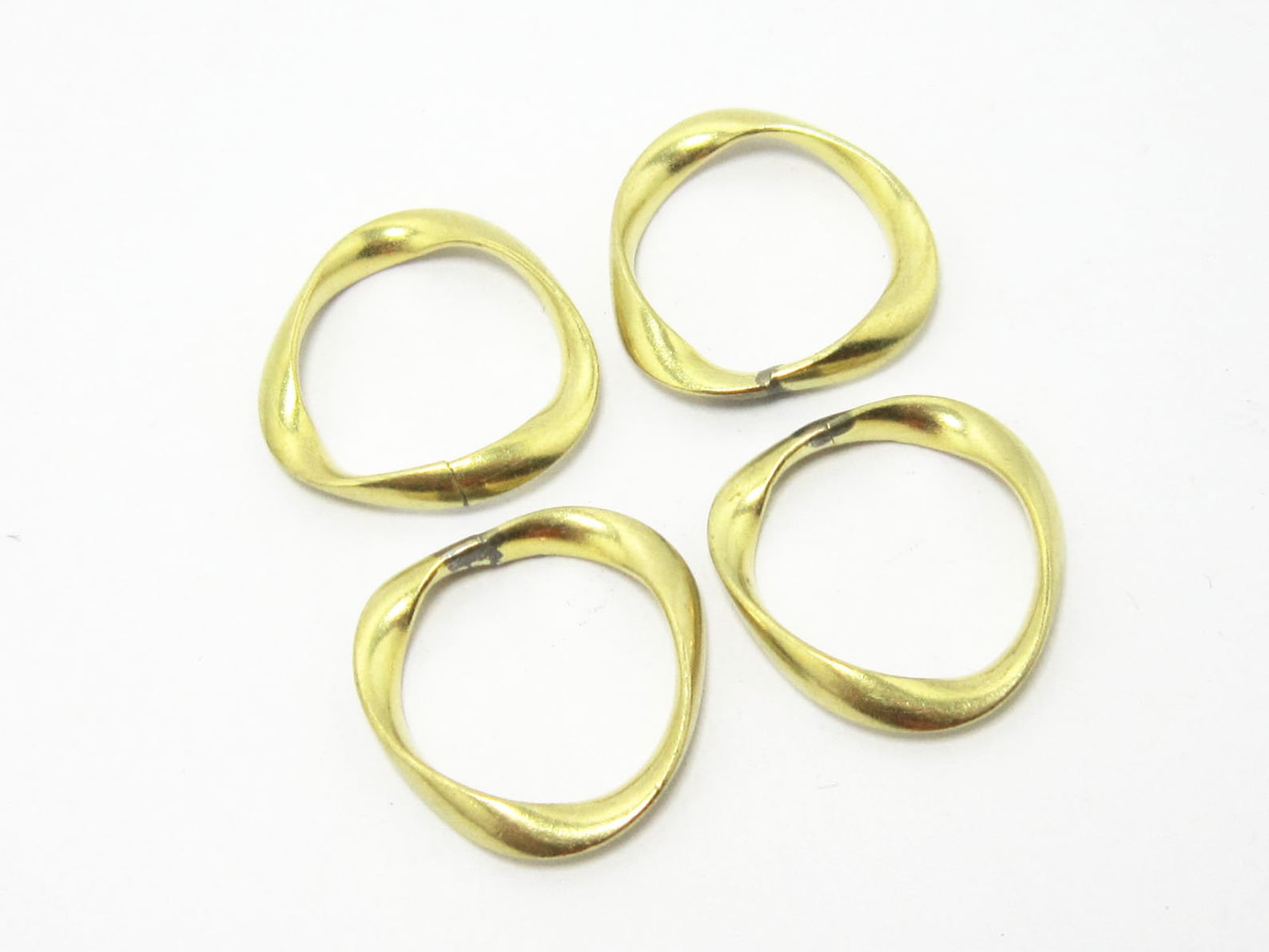 10pcs Brass Twisted Triangle Rings 20mm Welded Raw Brass Findings R637 ...