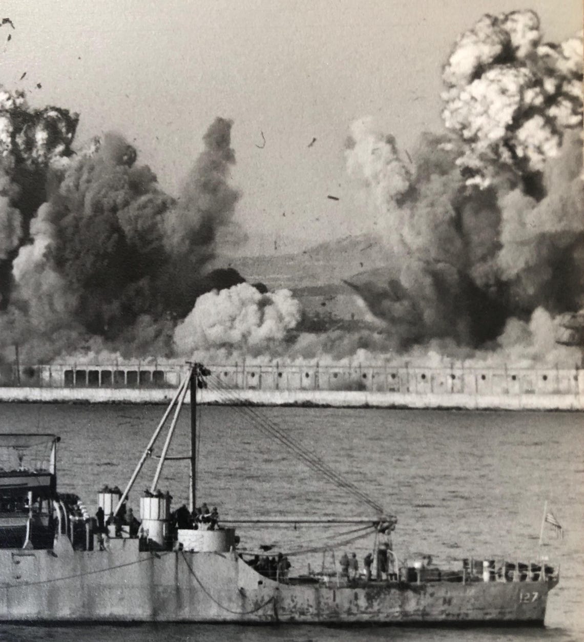 1950 Korean War US Navy USS Begor Offshore During Demolition Hungham ...