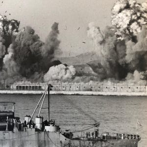 1950 Korean War US Navy USS Begor Offshore During Demolition Hungham ...