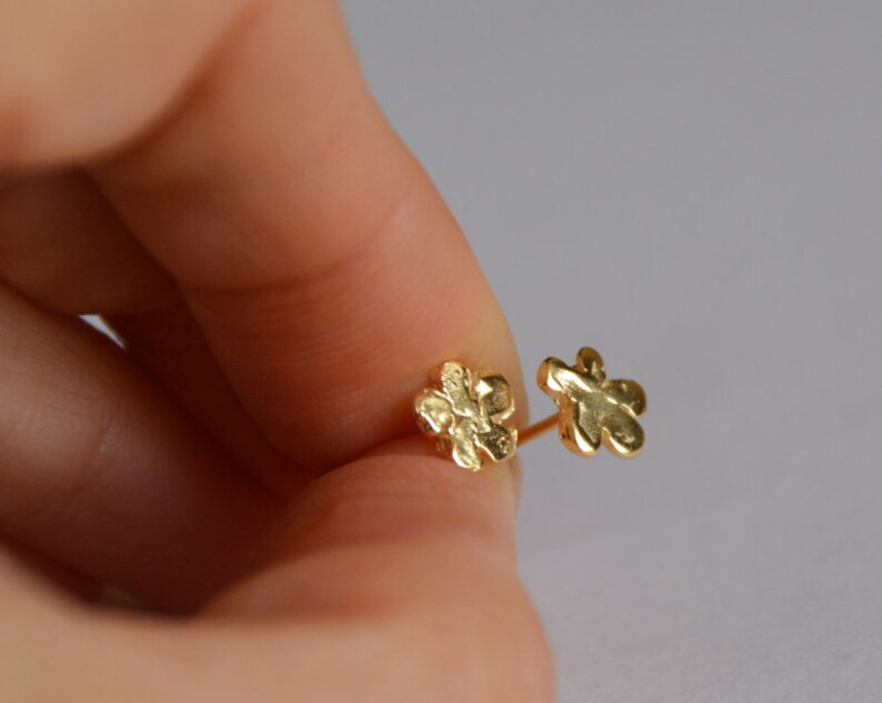 Gold flower stud earrings tiny flower earrings girls | Etsy
