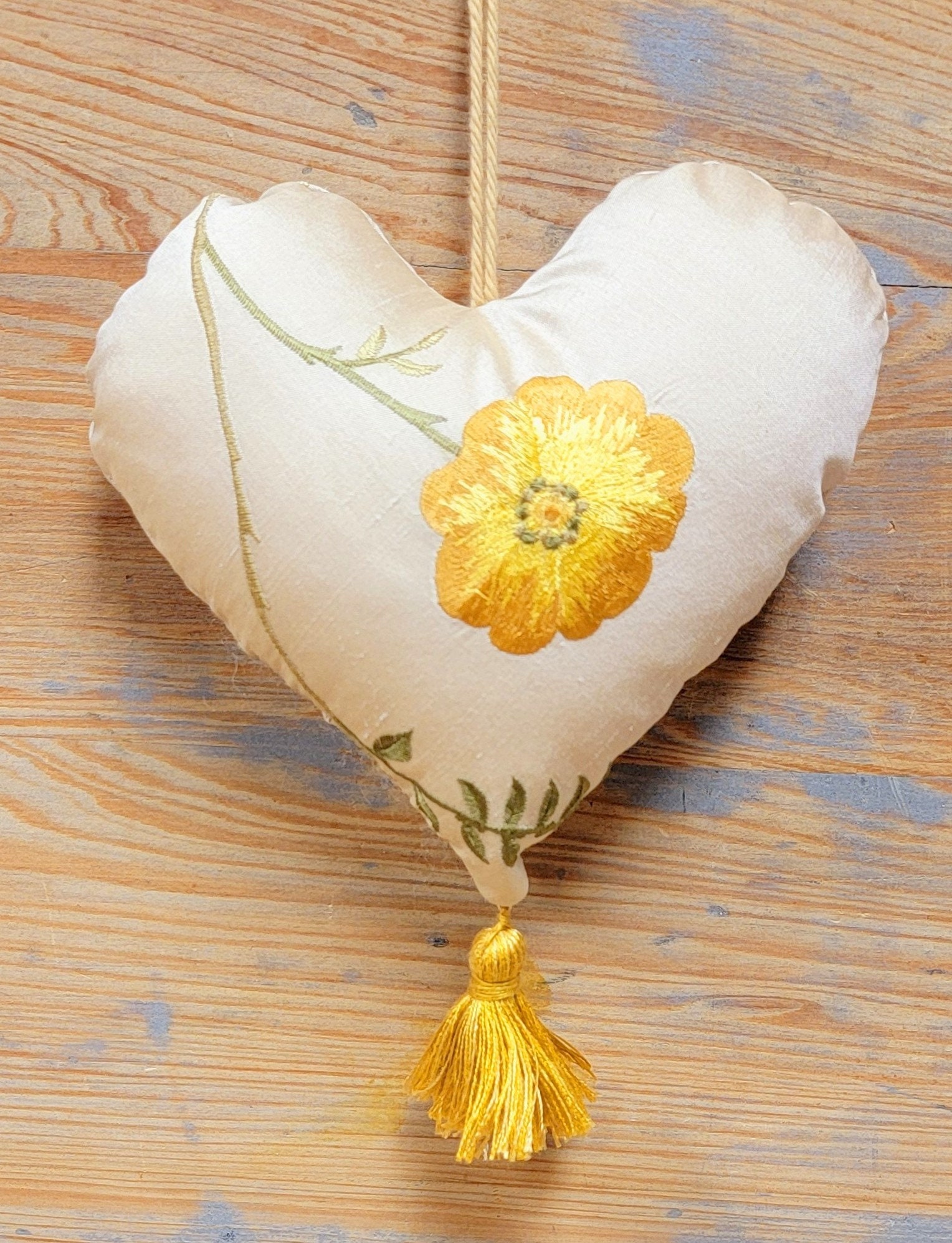 Embroidered Silk Fabric Hanging Heart Ornament/handmade Key Tassel ...
