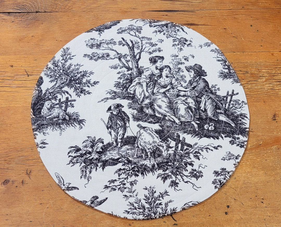 Round Quilted Centerpiece Mat/table Topper Runner Black White Toile ...