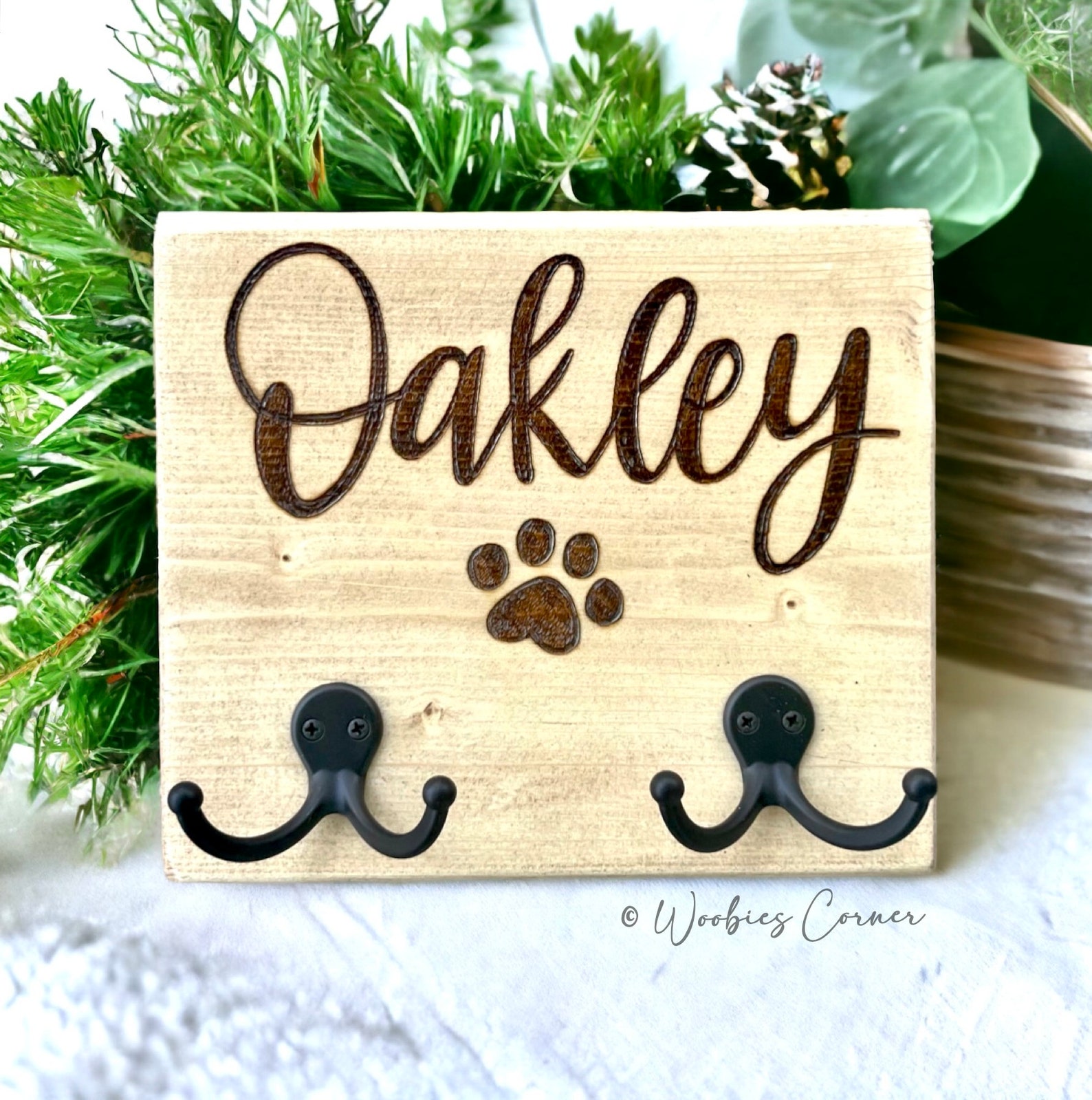 Customizable Dogs Name Sign With Leash Hooks for Entryway Wall ...