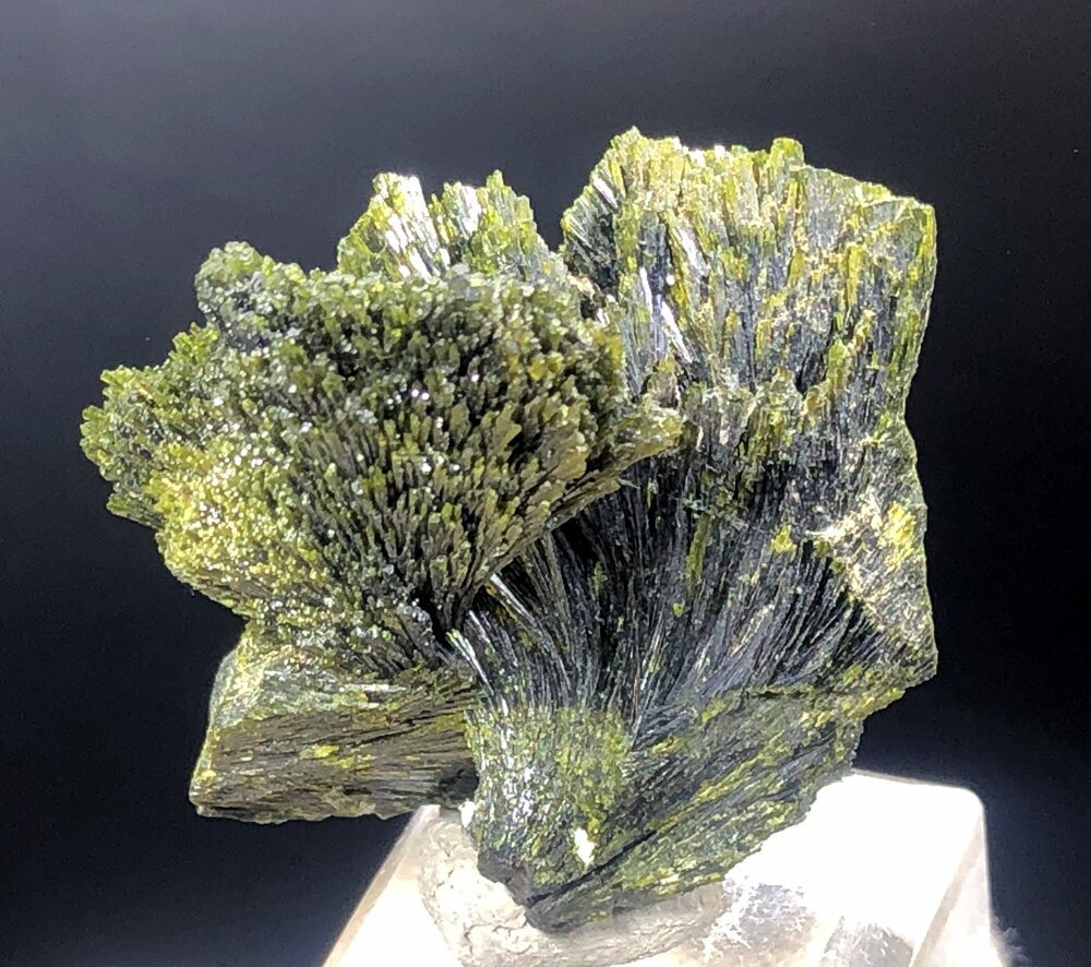 Epidote Specimen , Orange Head Epidote Crystals Cluster, Green Epidote ...