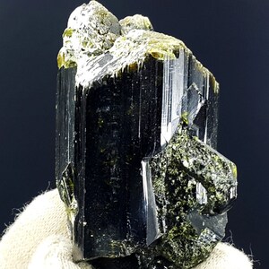 Epidote Crystals , Epidote Specimen , Green Epidote, Epidote Mineral ...