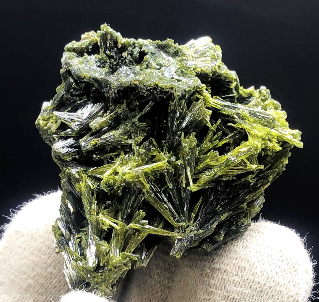 Epidote Specimen , Orange Head Epidote Crystals Cluster, Green Epidote ...