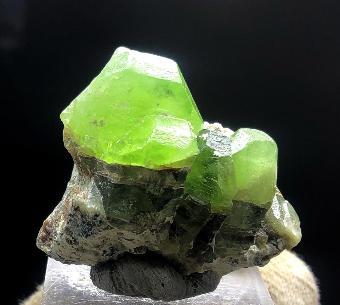 Peridot Crystal ,peridot Specimen,peridot Mineral , Terminated Damage ...