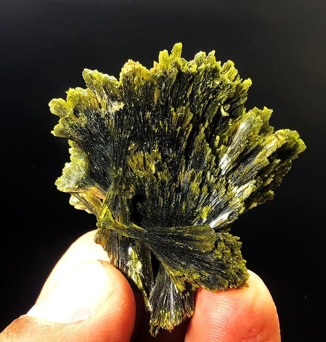 Epidote Specimen , Orange Head Epidote Crystals Cluster, Green Epidote ...