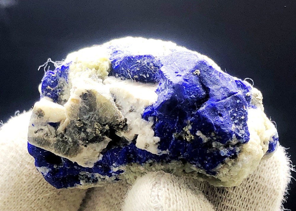Deep Blue Lazurite Specimen, Lazurite Minerals , Lazurite Crystal ...