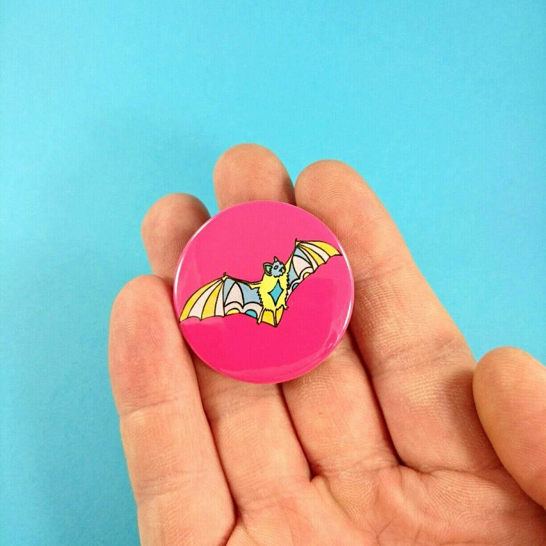 Bat Badge. Bat Pin. Horror Badge. Halloween Badge. Halloween - Etsy
