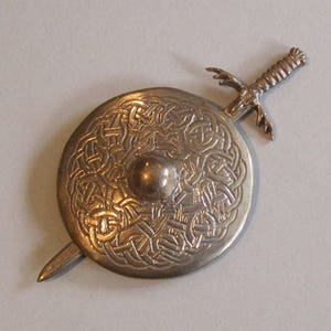 Sword & Shield Clasp - Etsy Canada